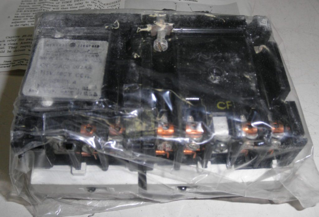 NEW CR122A06002AA 300V Industrial Relay GE Controls Pneumatic Time ...