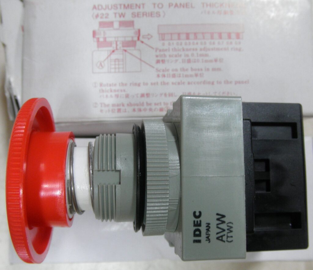 1680-01-644-7226 NRP Emergency Stop Switch IDEC AVW401-R AVW401R BRASO ...