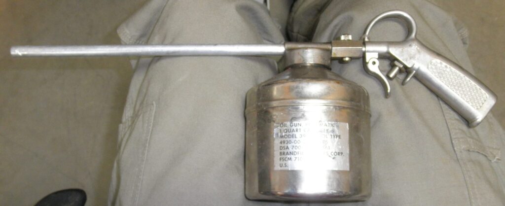 NOS Pneumatic Oil Spray Gun Brandfield 390 US Army 4930-00-222-2975 ⋆ ...