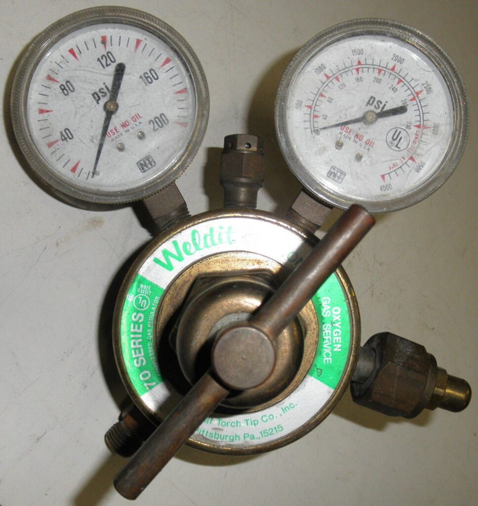 Compressed Gas Regulator with Gauges National Weldit 70 Series ⋆ DP ...